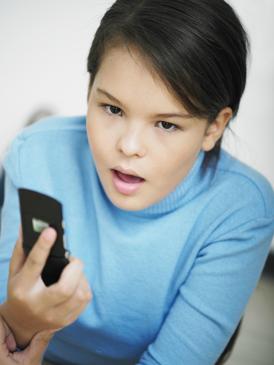 小孩玩手机成瘾，怎么解决？ 头条问答